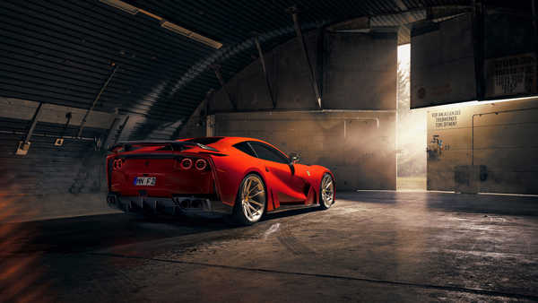 Poster Mobil Ferrari Simbol Kemewahan dan Prestasi - Juragan Poster